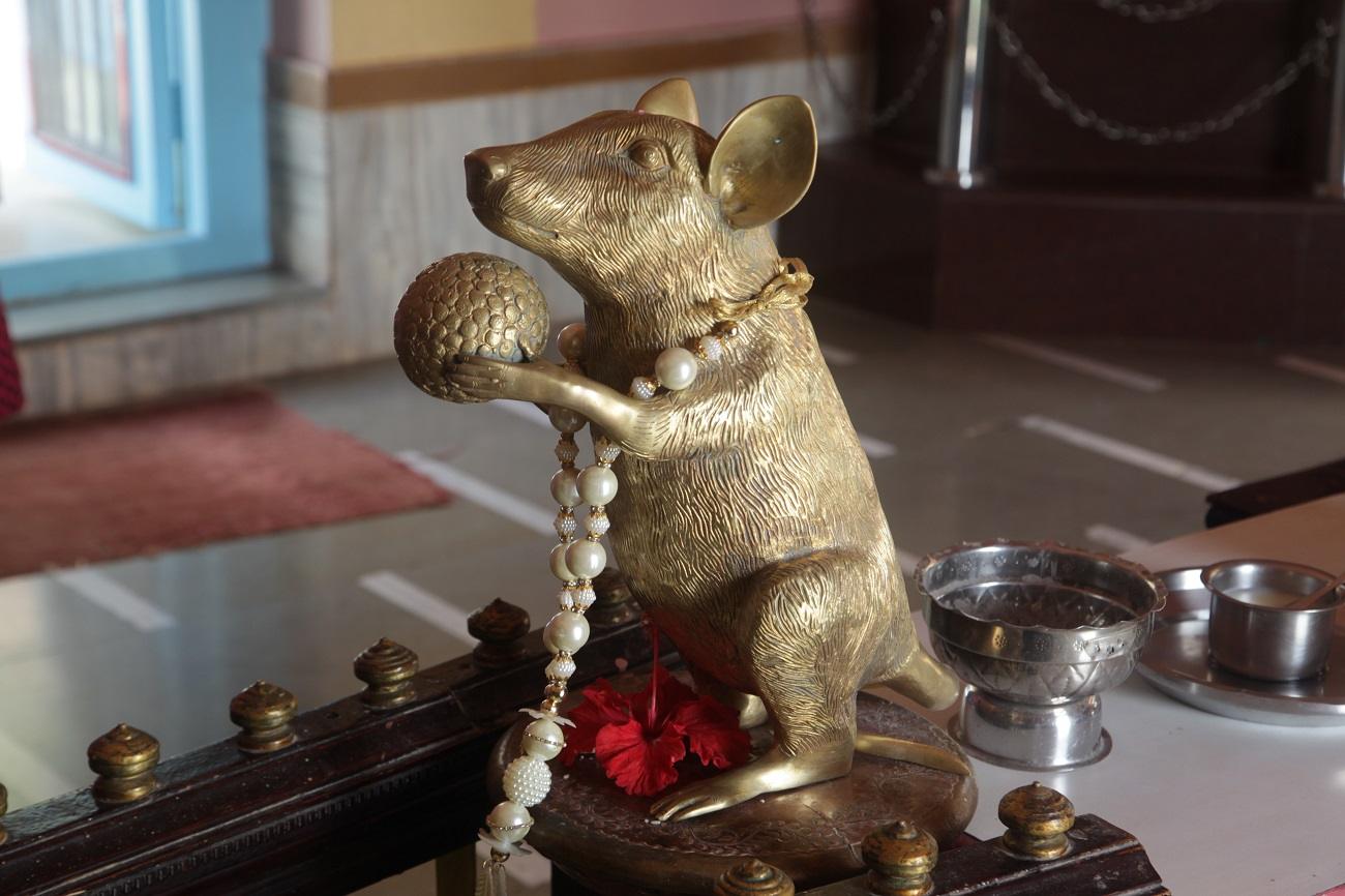 Dashbhuja Ganesh Temple – TravelKonkan.in
