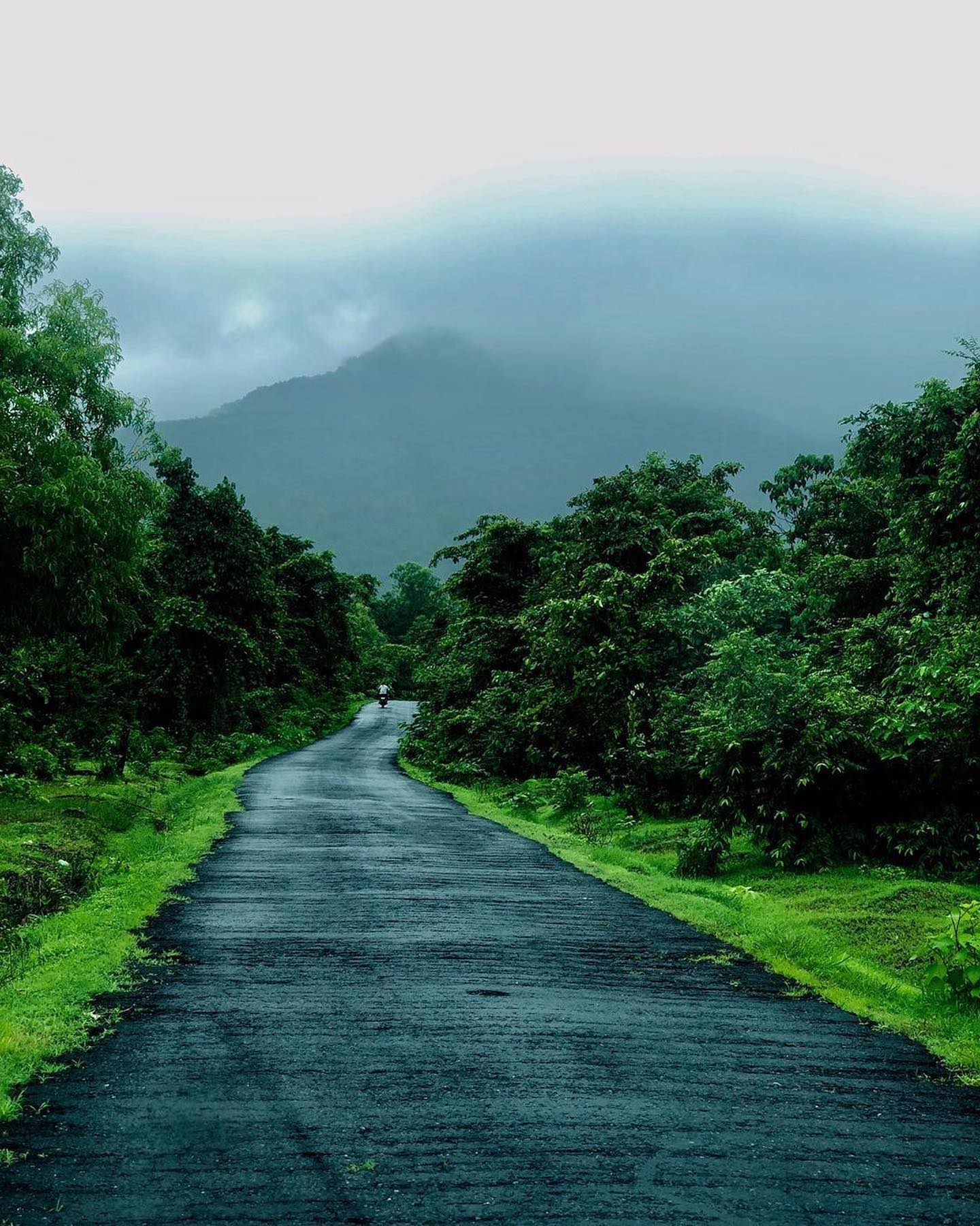 Mangeli Waterfall – TravelKonkan.in